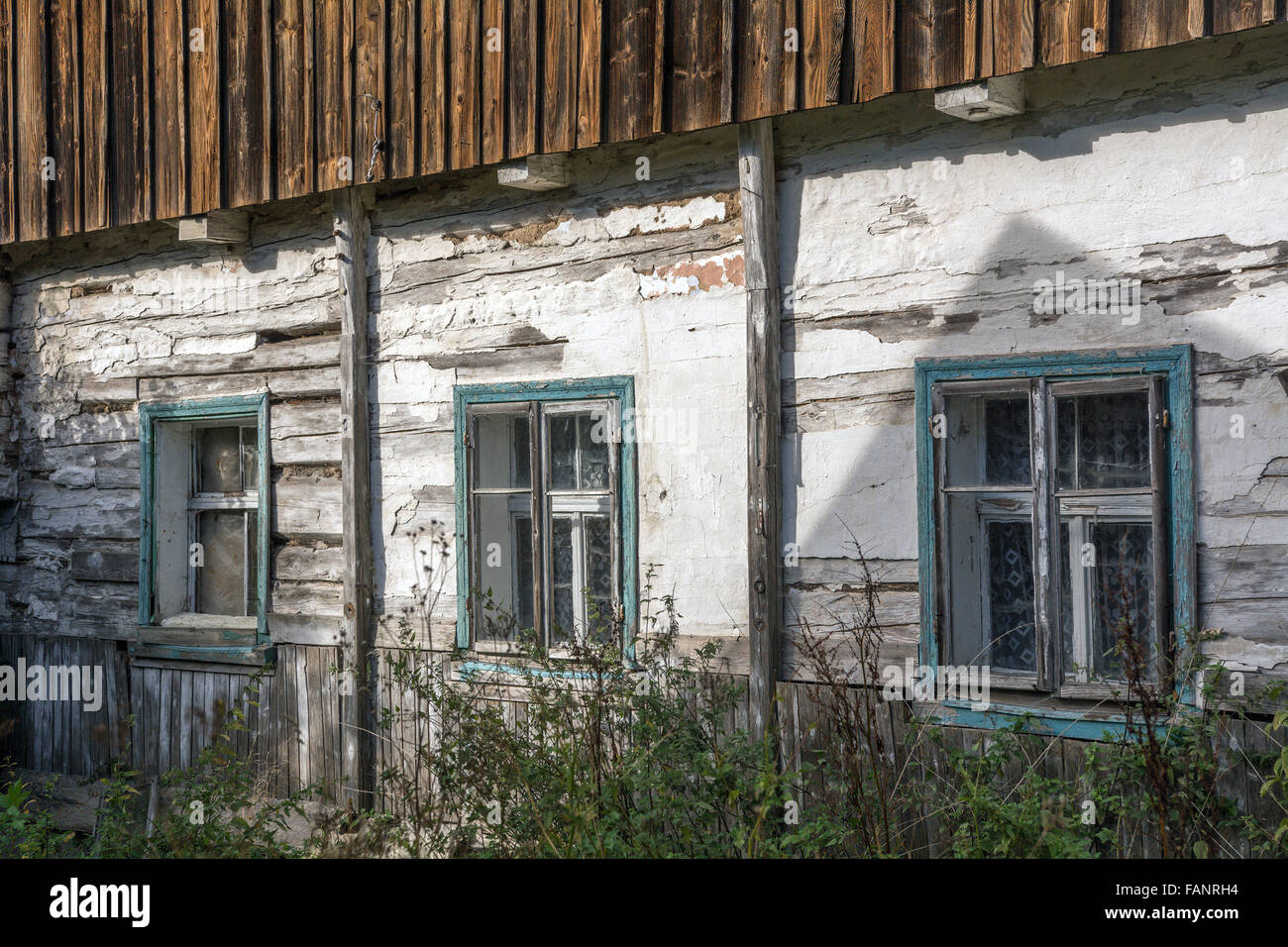 Old house old windows hi-res stock photography and images - Alamy