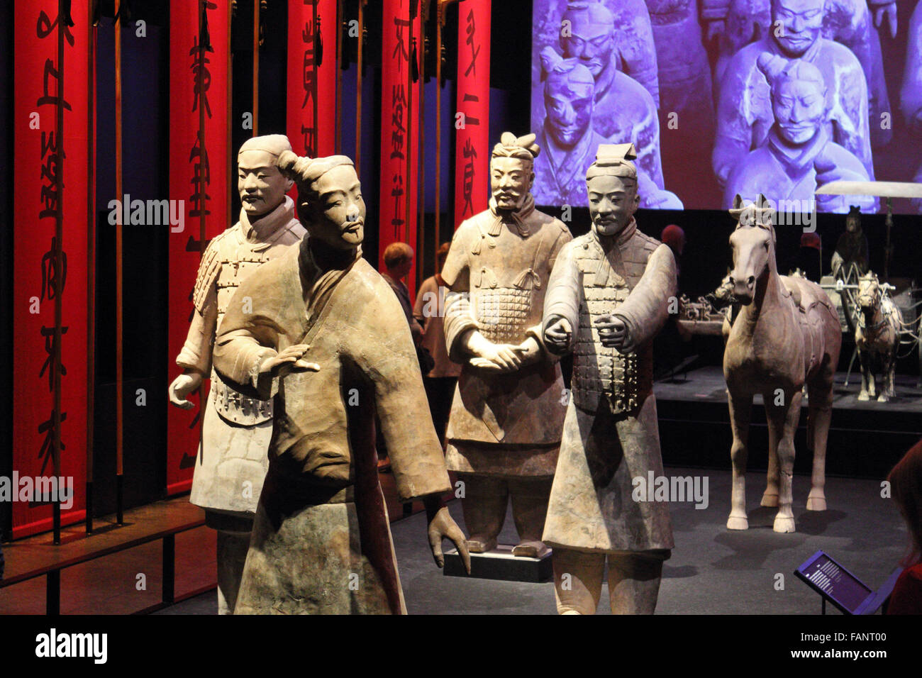 The Chinese terracotta army from Emperor Qin Shi Huang's mausoleum on ...