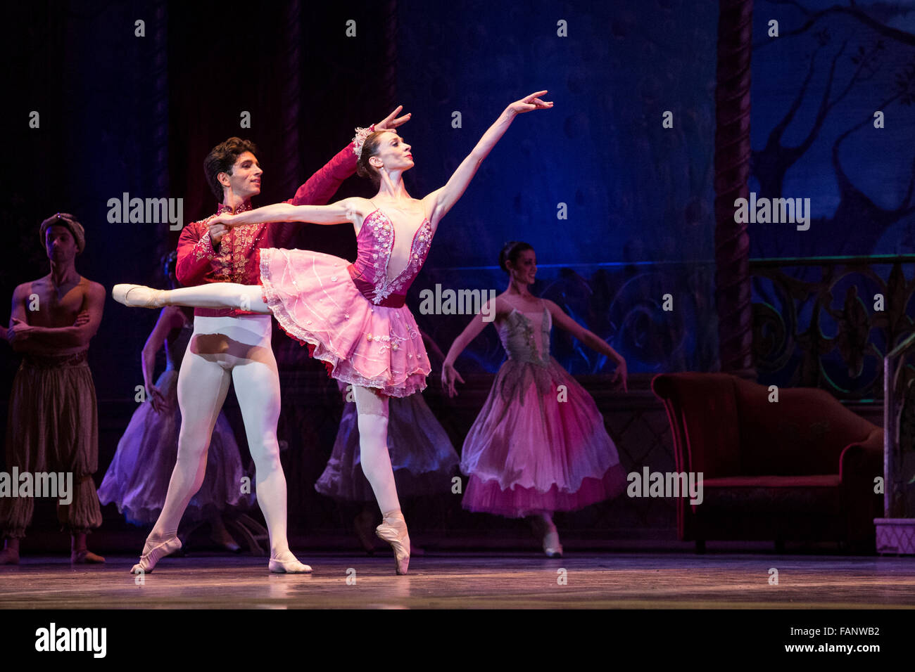 Ballet nutcracker hi-res stock photography and images - Alamy