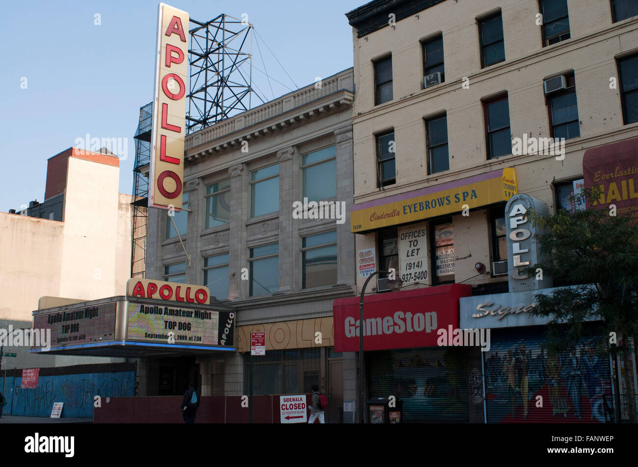 Nyc harlem apollo theater hi-res stock photography and images - Alamy