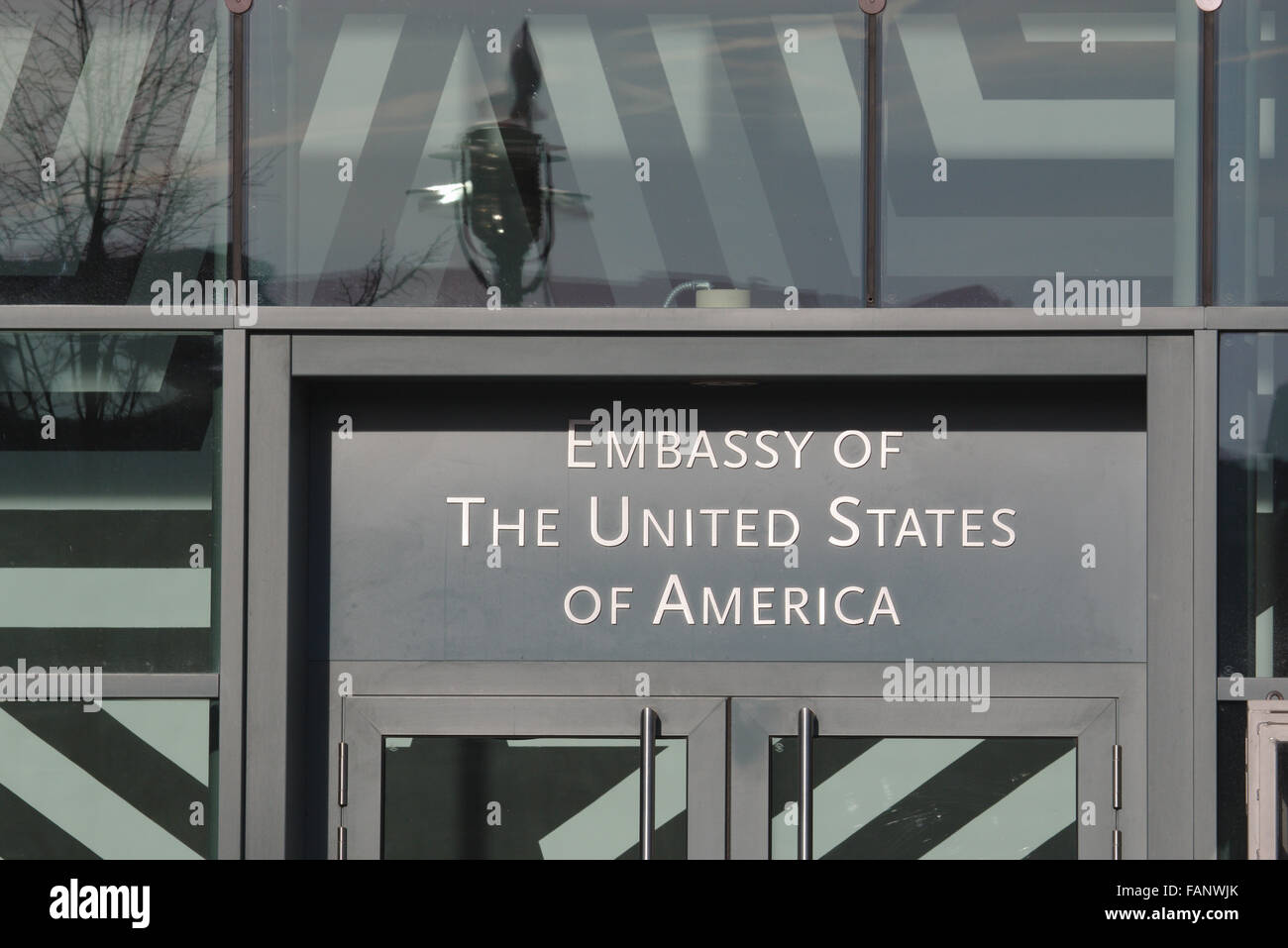 Entrance to the embassy of USA in Berlin, Germany Stock Photo - Alamy