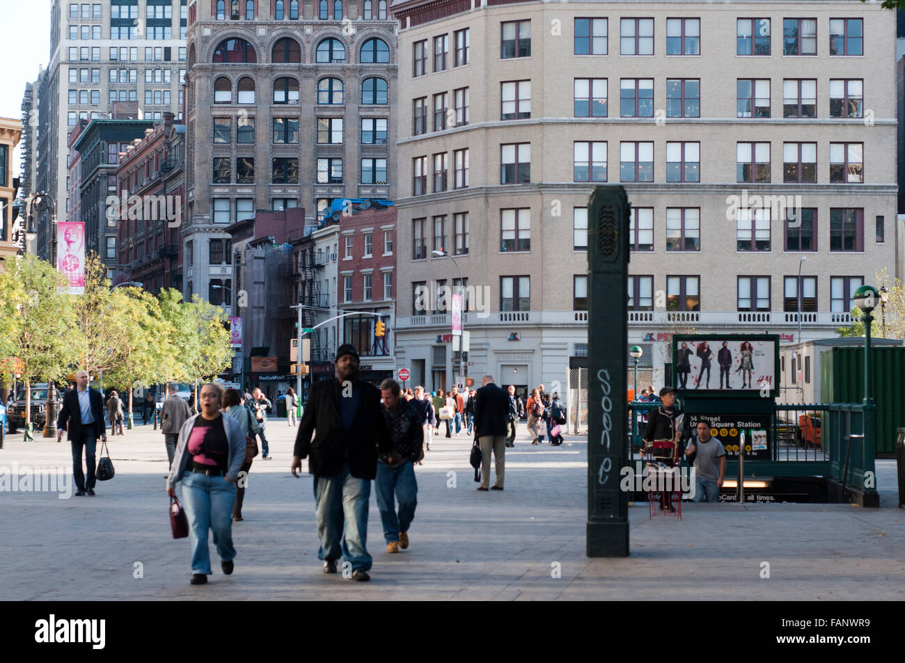 NEW YORK, Union Square. Between the 14th and 17th and between Union ...