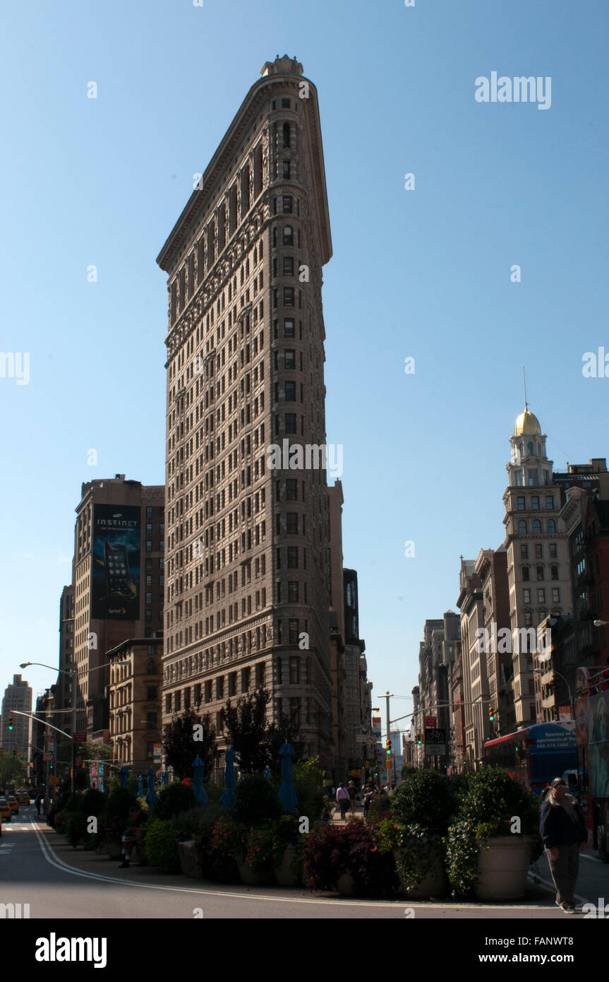 Acute angle building hi-res stock photography and images - Alamy