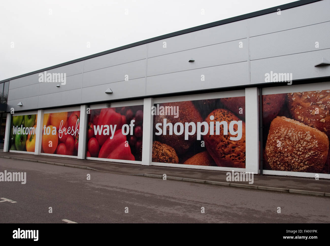 Aldi Uk Shopping High Resolution Stock Photography and Images - Alamy