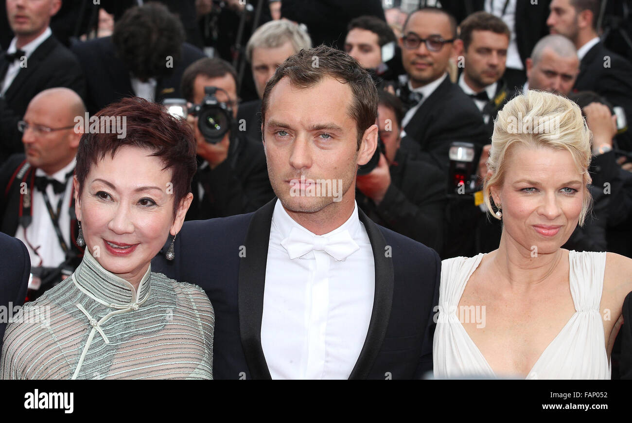 Jude law 2011 hi-res stock photography and images - Alamy