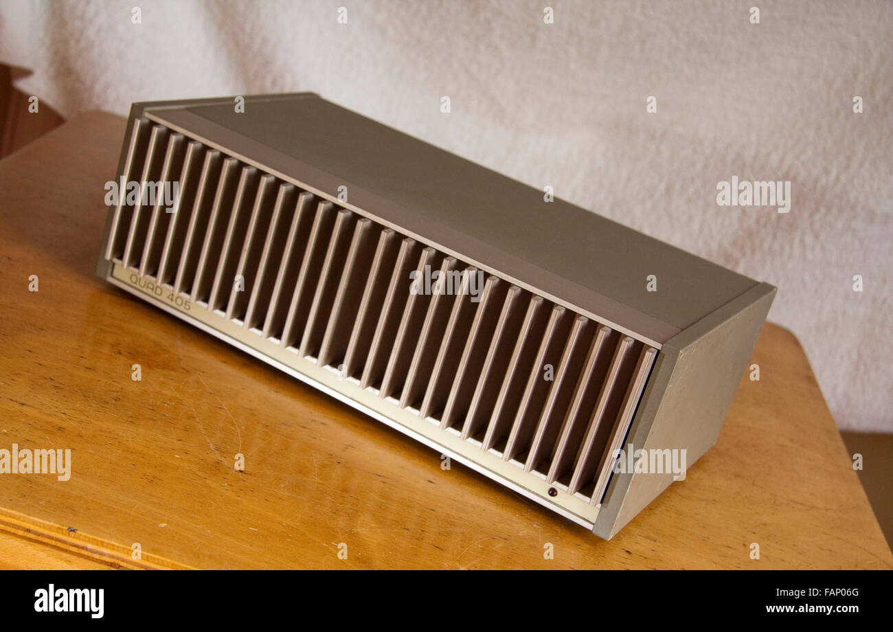 Classic Quad 405 stereo power amplifier Stock Photo - Alamy