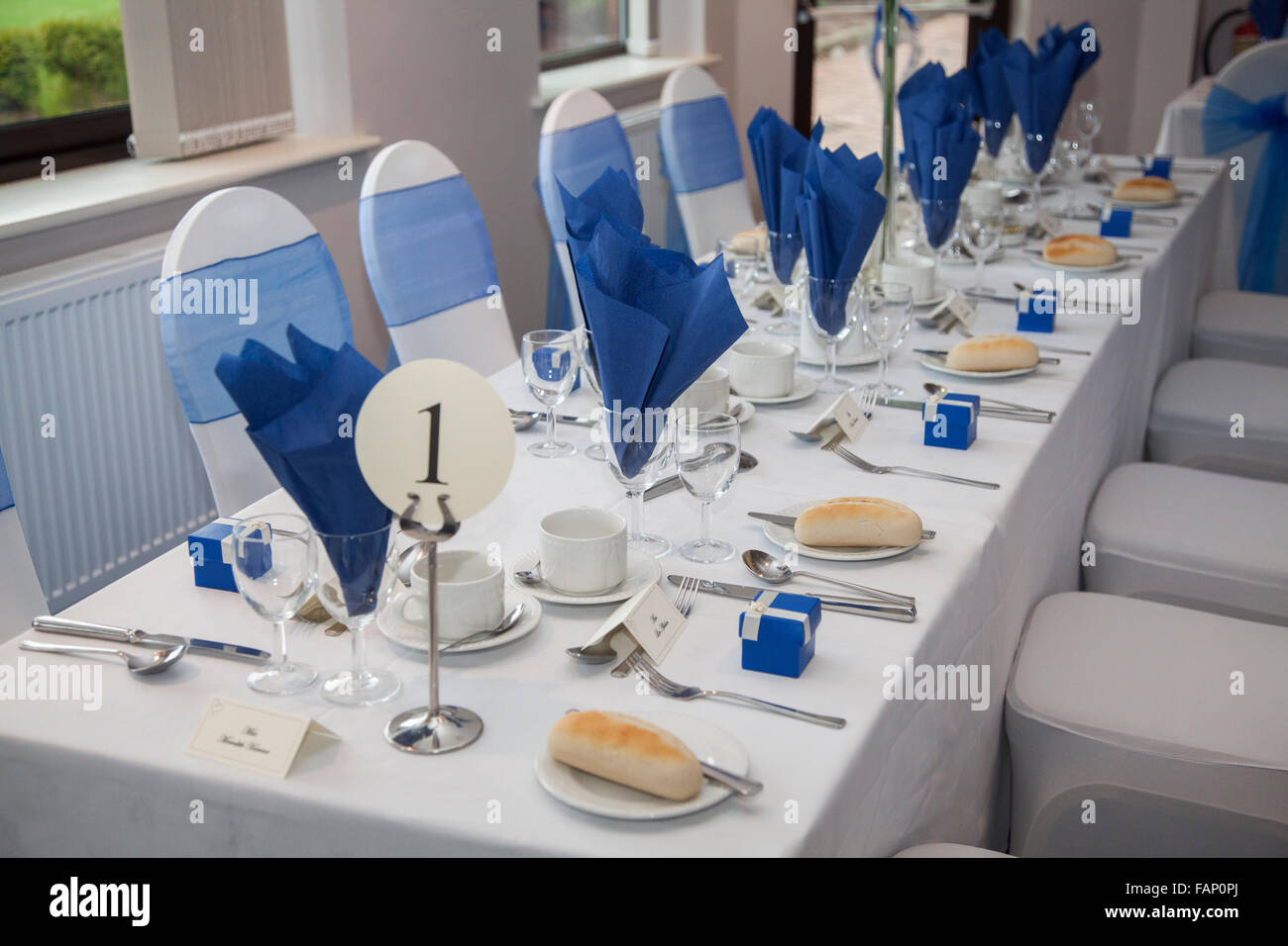 wedding day table settings Stock Photo - Alamy