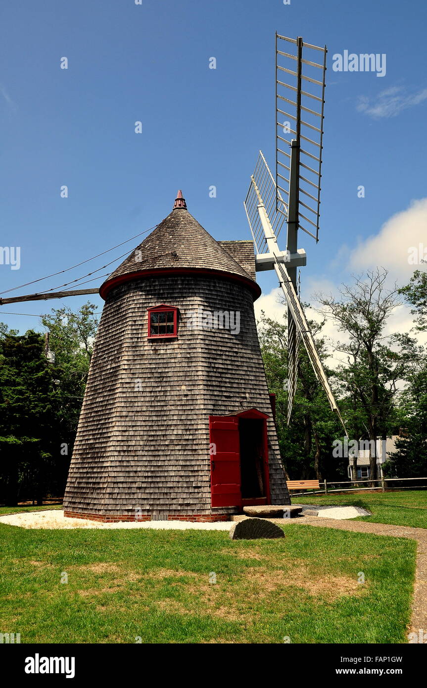 Eastham, Massachusetts: 1680 shingled Eastham Windmill, the oldest on ...