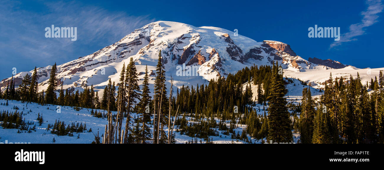 Mount Rainier during winter in the Paradise area of Mount Rainier ...