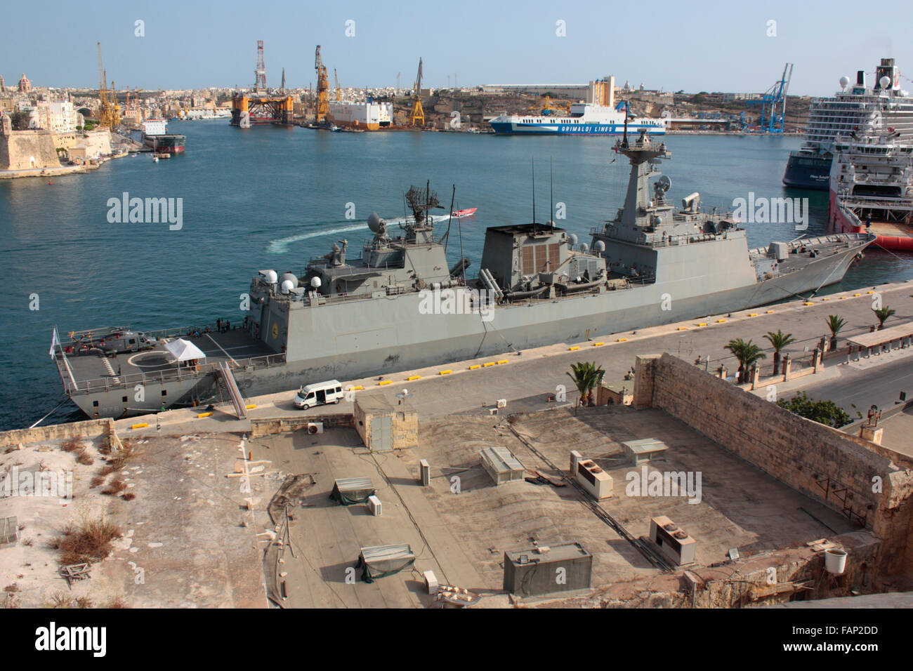 The South Korean Navy destroyer ROKS Munmu the Great (DDH-976) in Malta ...