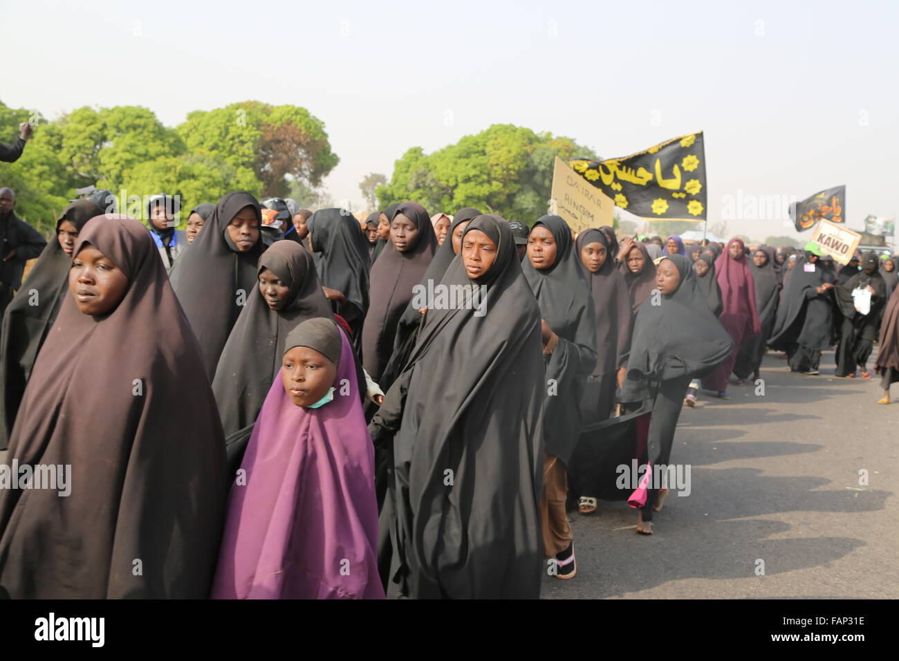 Nigerian Shiites marching at Kaduna road Stock Photo - Alamy
