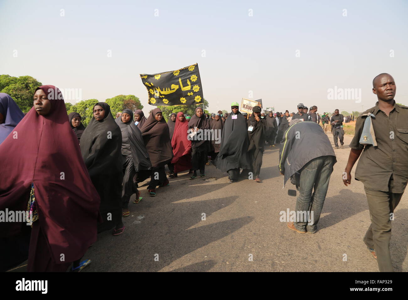 Nigerian Shiites marching at Kaduna road Stock Photo - Alamy