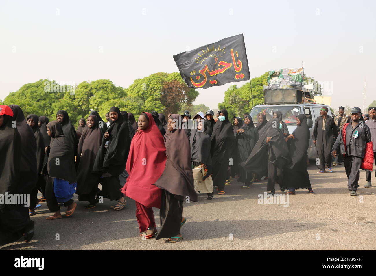 Nigerian Shiites marching at Kaduna road Stock Photo - Alamy