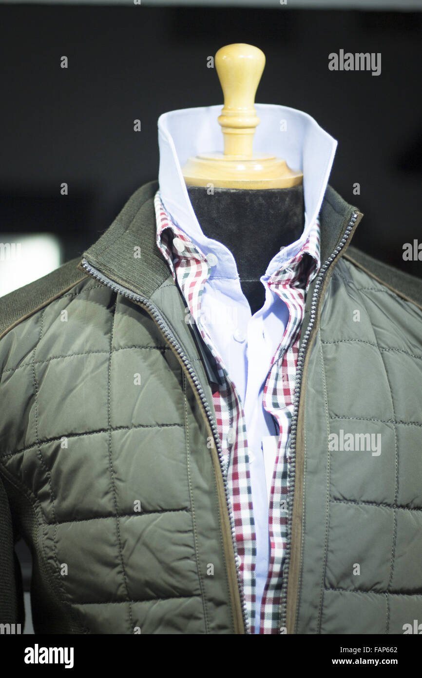 Male man shop dummy men's fashion mannequin in store boutique shop ...