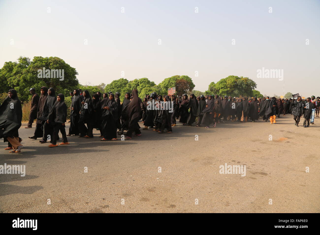 Nigerian Shiites marching at Kaduna road Stock Photo - Alamy