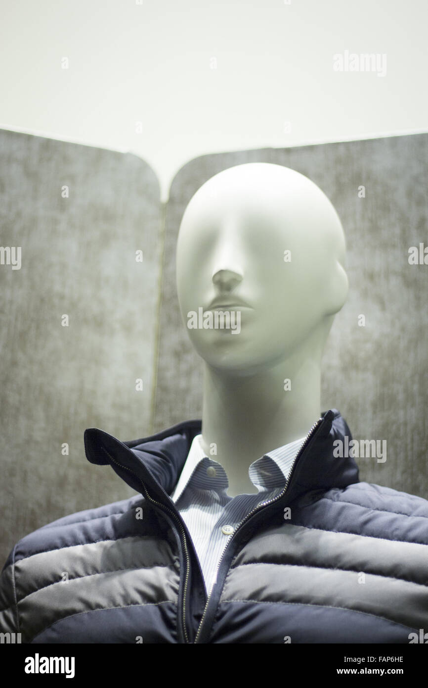 Male man shop dummy men's fashion mannequin in store boutique shop ...