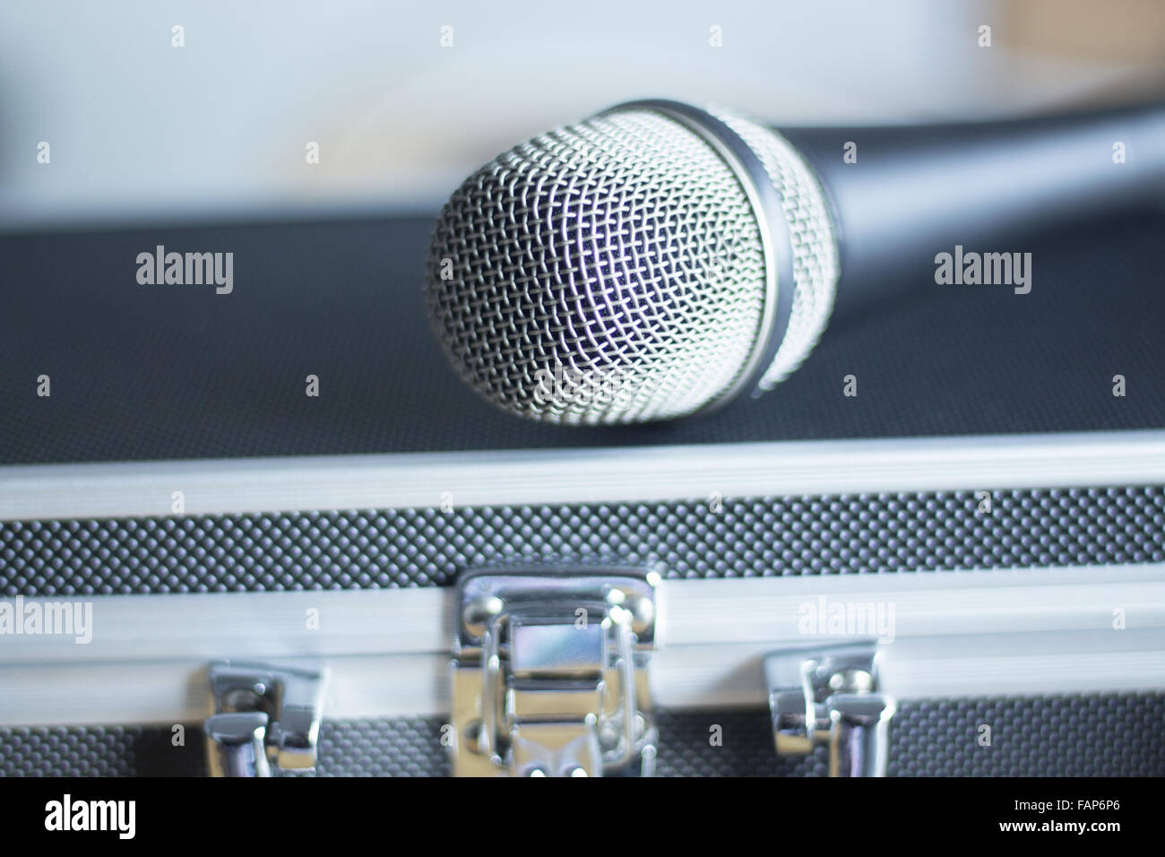 Singing insert hi-res stock photography and images - Alamy