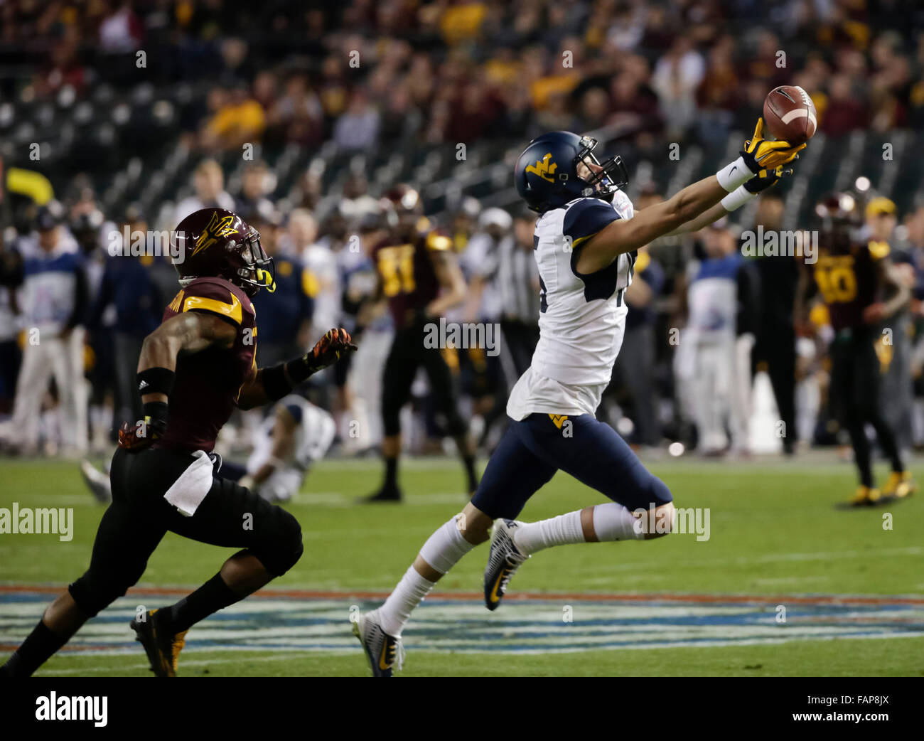 David sills hi-res stock photography and images - Alamy