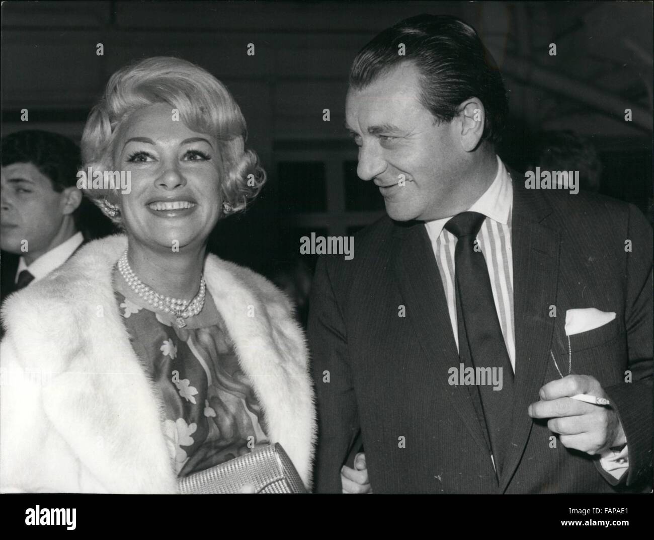 1962 - Martine Carol and Mike Eland: Flying visit to Paris actress ...