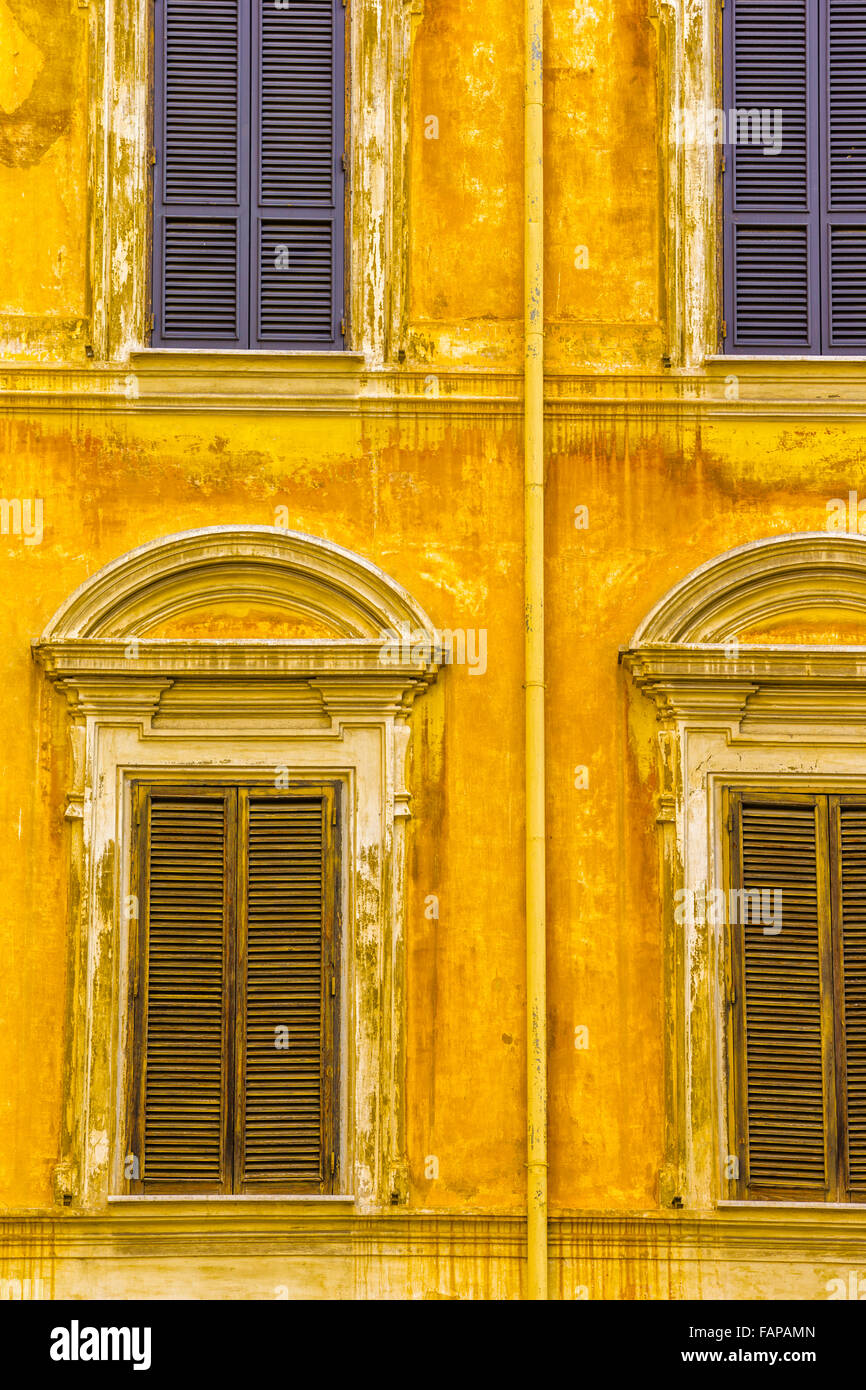apartment block, Rome Stock Photo - Alamy