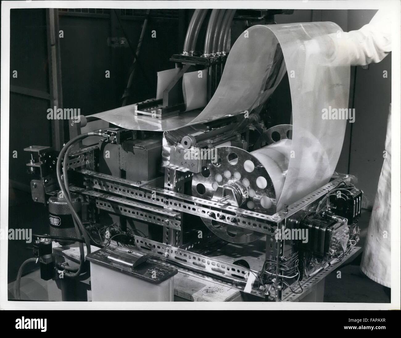 1962 - The Culham Laboratory, near Abingdon, Berkshire.: A solid ...