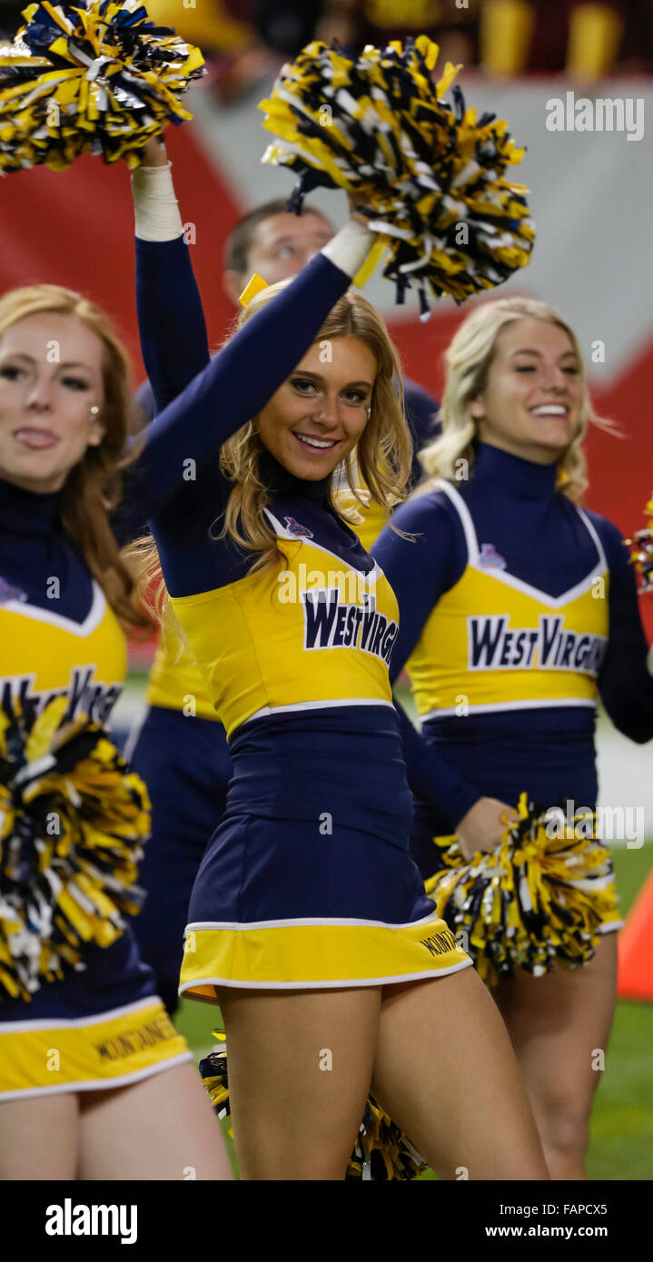 West virginia mountaineers cheerleaders hi-res stock photography and ...