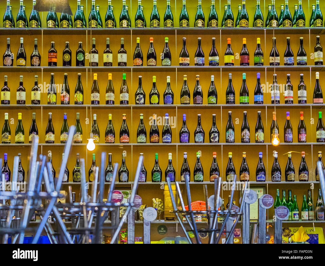 Wine bar in rome hi-res stock photography and images - Alamy