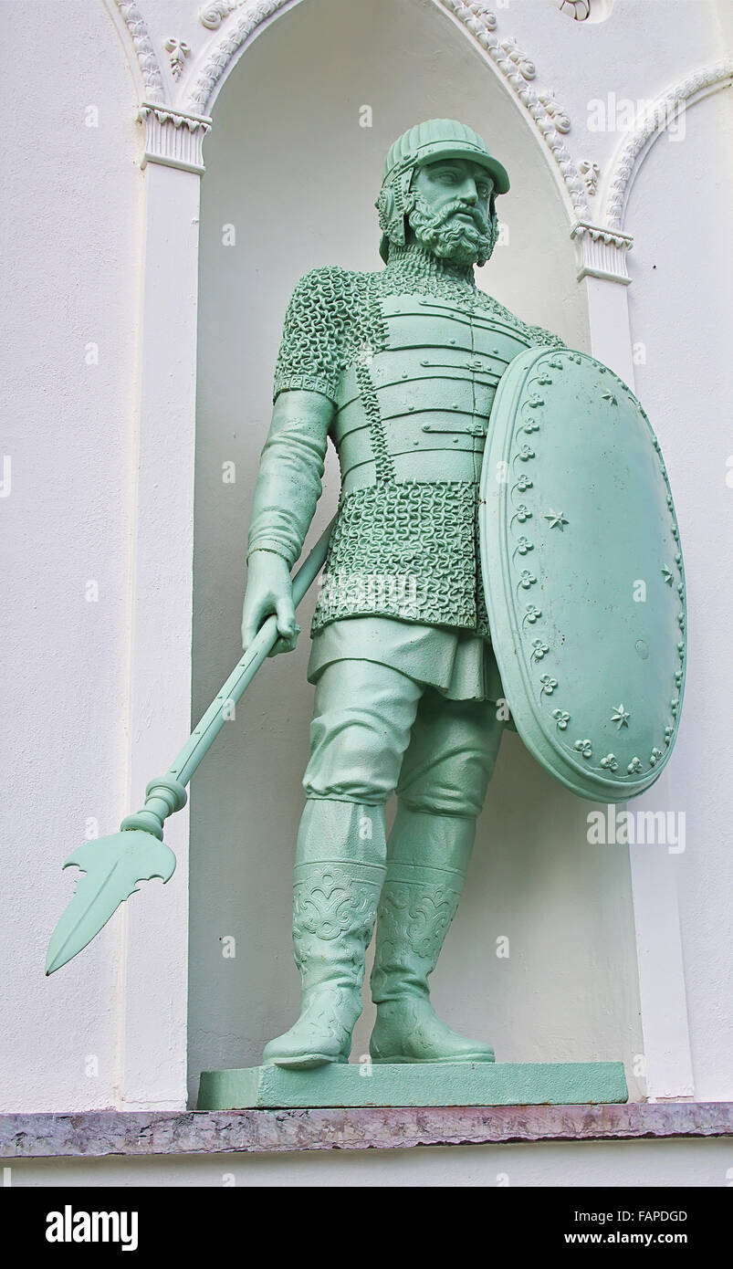 Medieval knight sculpture hi-res stock photography and images - Alamy