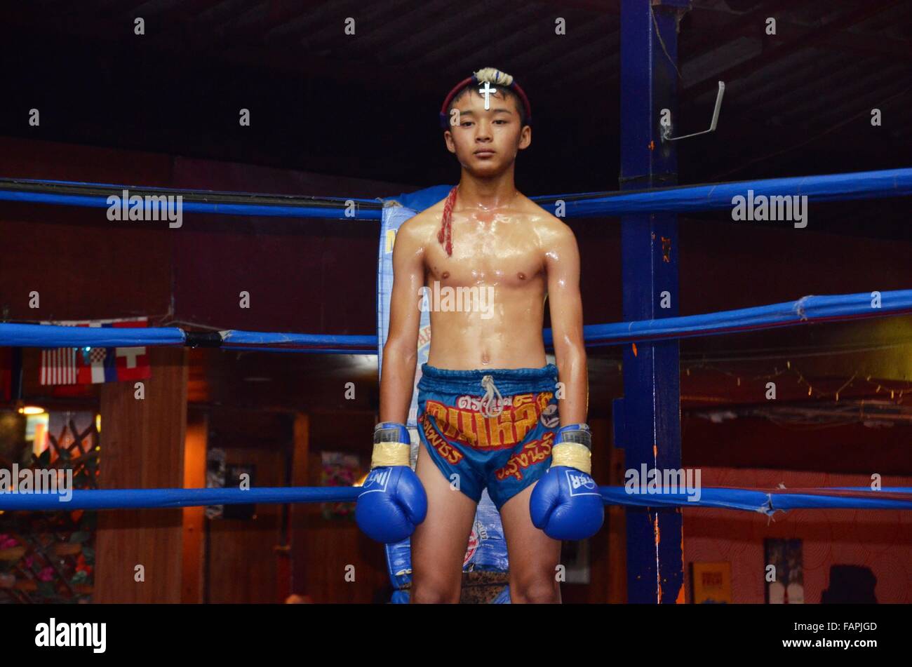 Boy thai boxing hi-res stock photography and images - Alamy