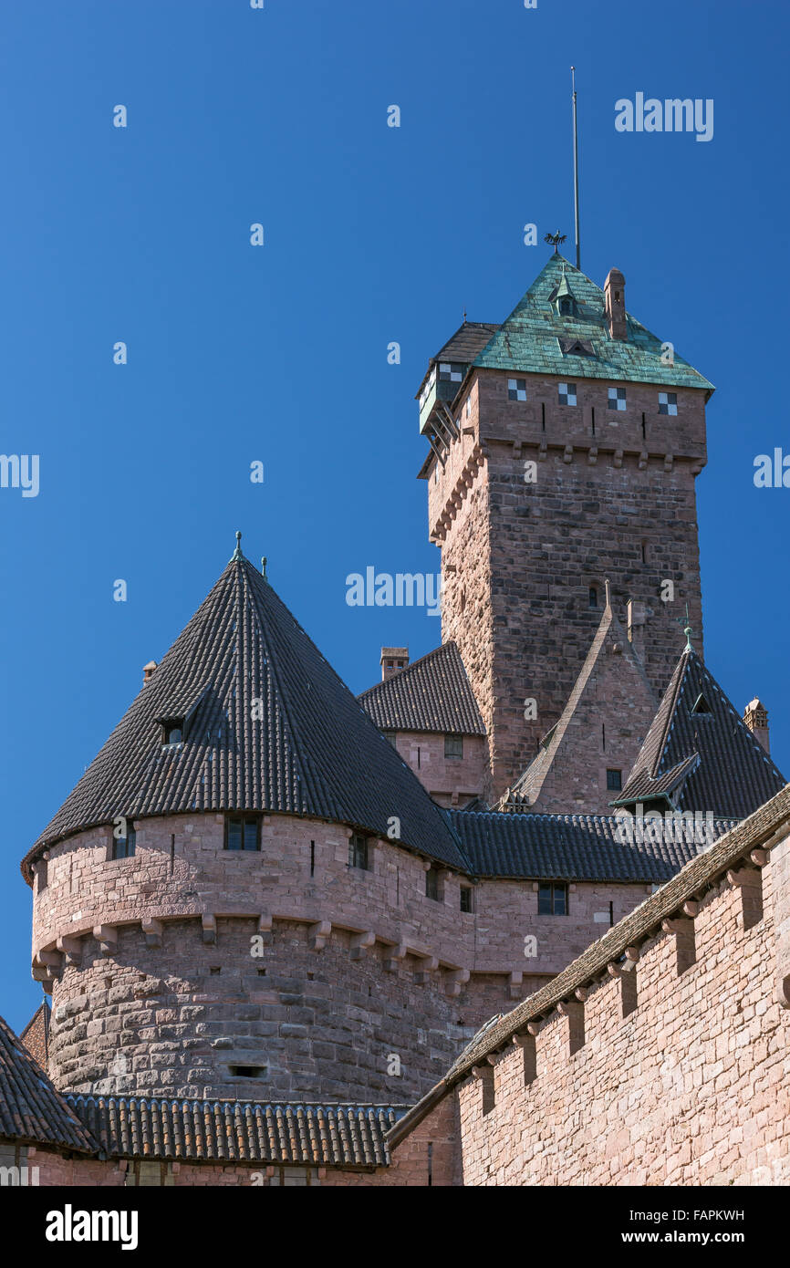 Keep and side towers of the castle Le Haut-Koenigsbourg Stock Photo - Alamy