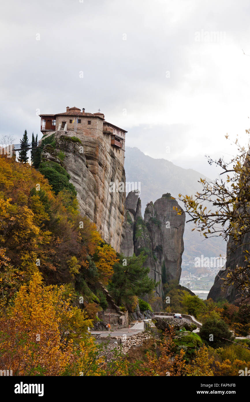 Monasteries on rock top hi-res stock photography and images - Alamy