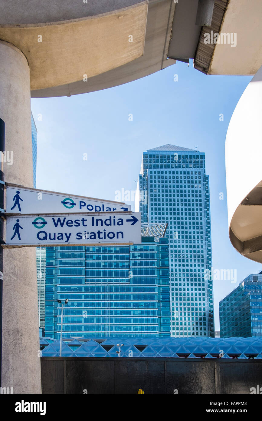 One Canada Square, Canary Wharf, London, England, U.K Stock Photo - Alamy