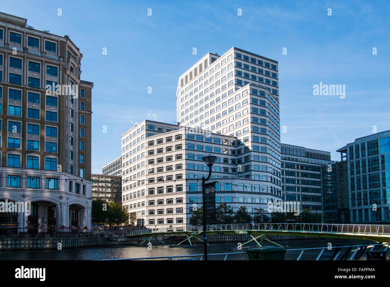 Cabot square canary wharf hi-res stock photography and images - Alamy