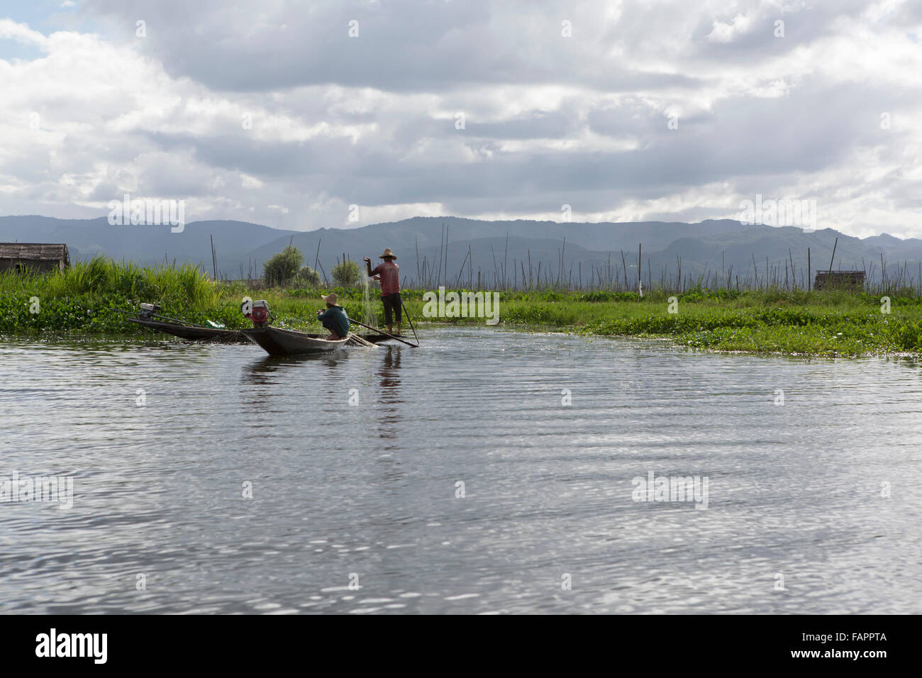 Intha fishermen at work on Inle Lake in Myanmar (Burma Stock Photo - Alamy