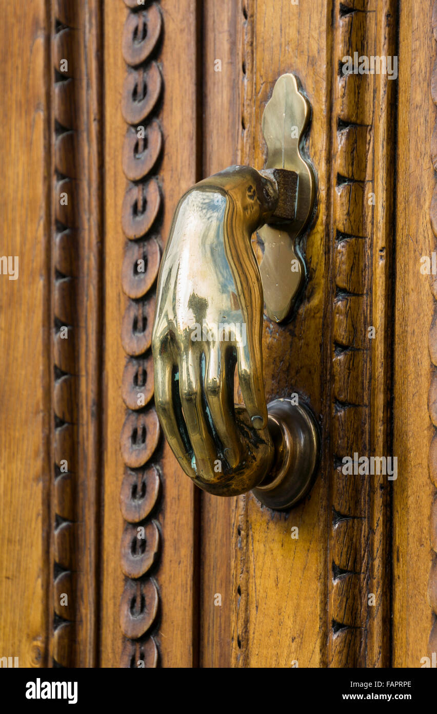Old door bell hand hi-res stock photography and images - Alamy
