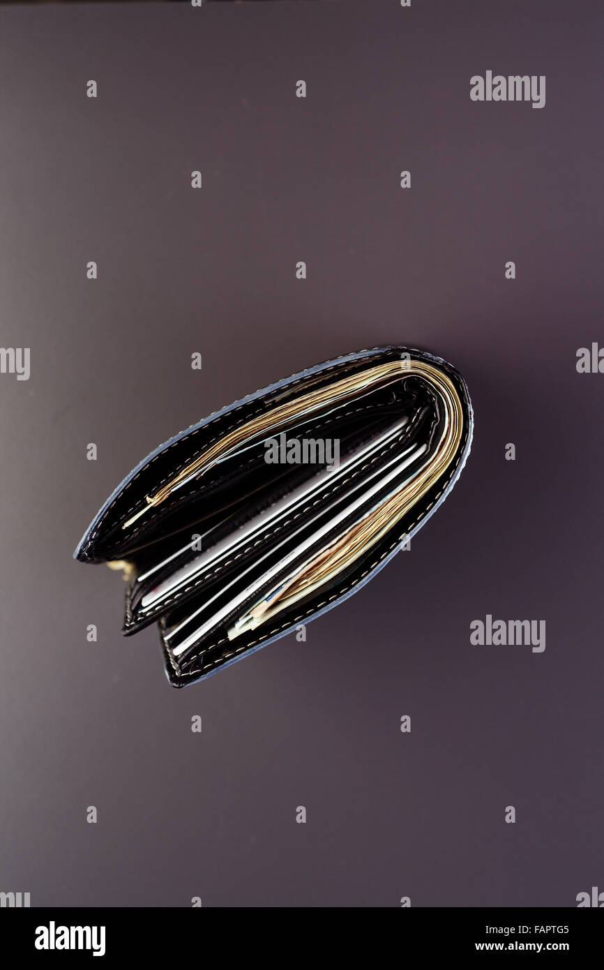 Full wallet hi-res stock photography and images - Alamy
