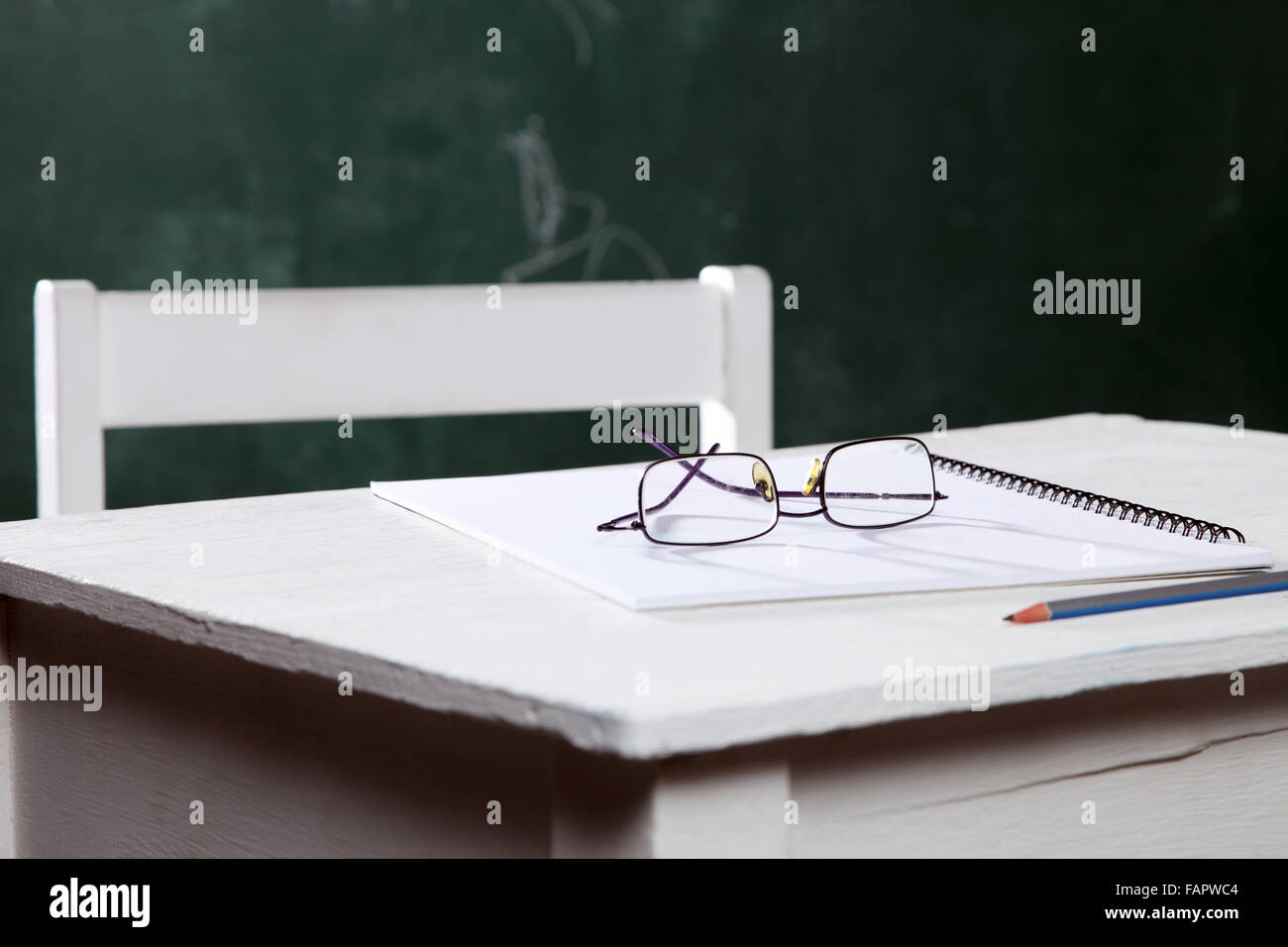 close up of the student chair and desk Stock Photo - Alamy