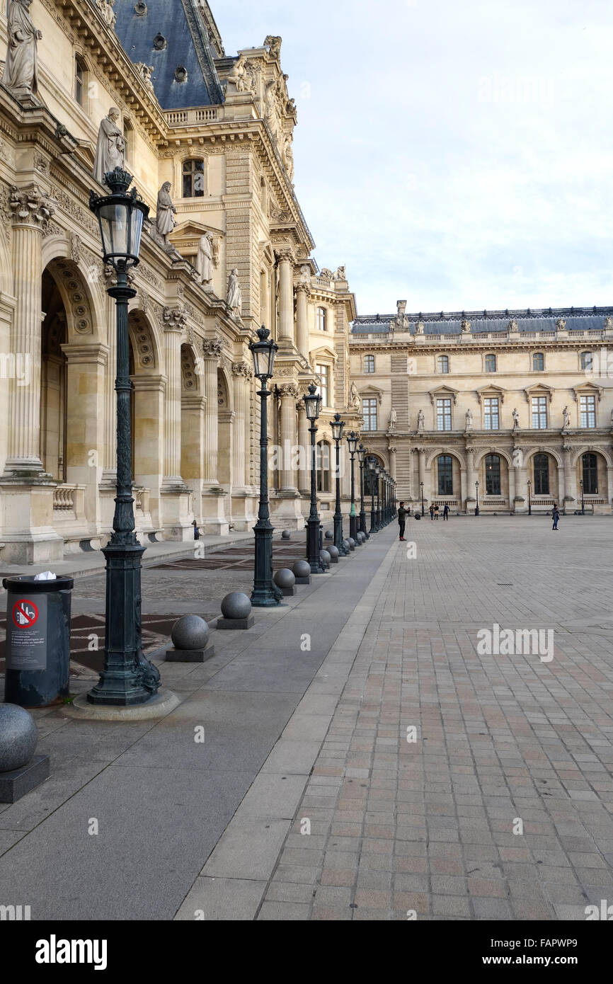 Richelieu wing of the musee du louvre hi-res stock photography and ...