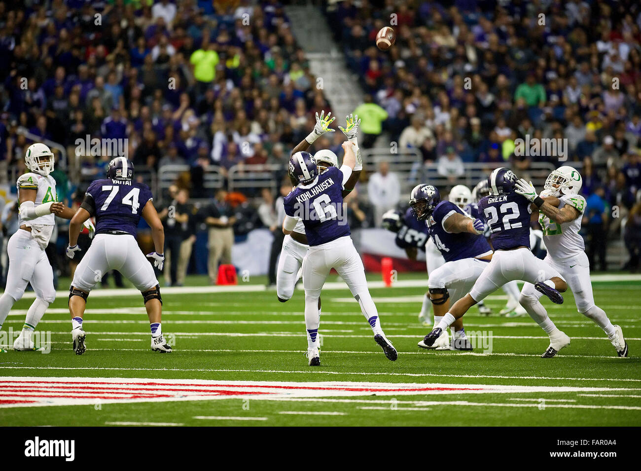2016 valero alamo bowl hi-res stock photography and images - Alamy