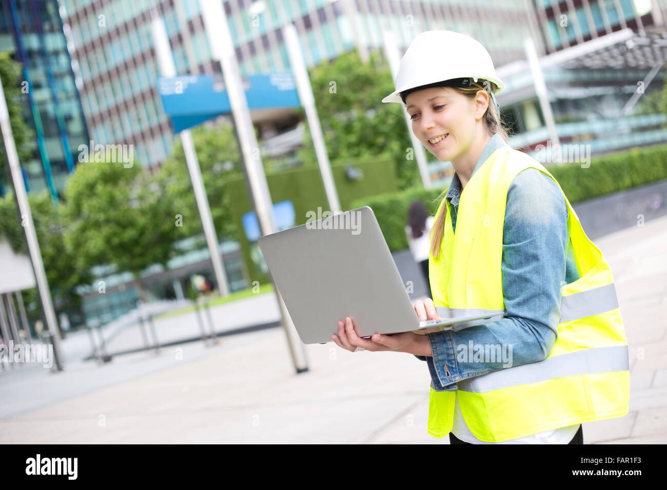 Computer construction hi-res stock photography and images - Alamy