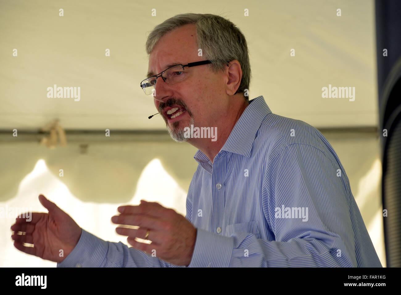 Church preaching sermon hi-res stock photography and images - Alamy