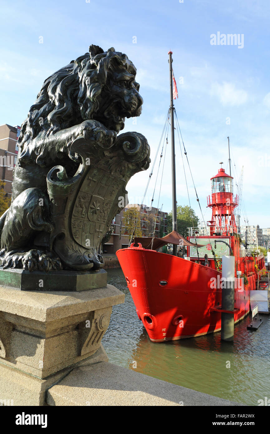 Lion on a bridge by the Lighthouse Ship in Rotterdam, the Netherlands ...