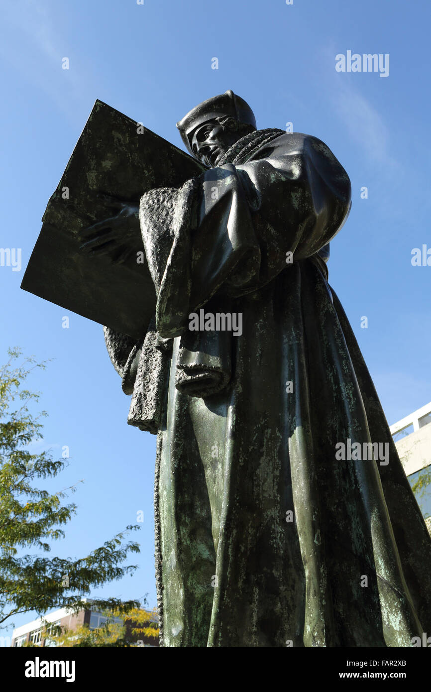 Desiderius Erasmus statue in Rotterdam, the Netherlands Stock Photo - Alamy