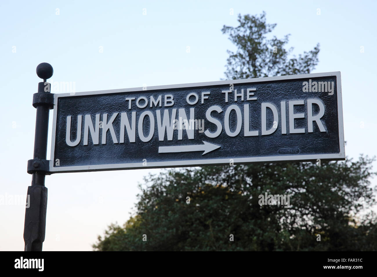 Signpost to the Tomb of the Unknown Soldier, at Arlington National ...