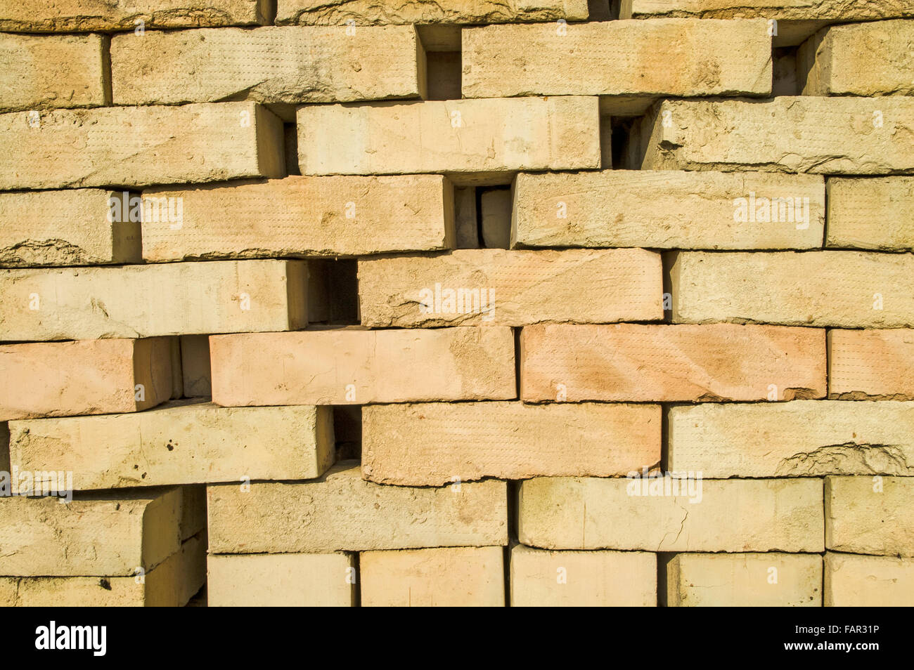 Yellow brick construction hi-res stock photography and images - Alamy