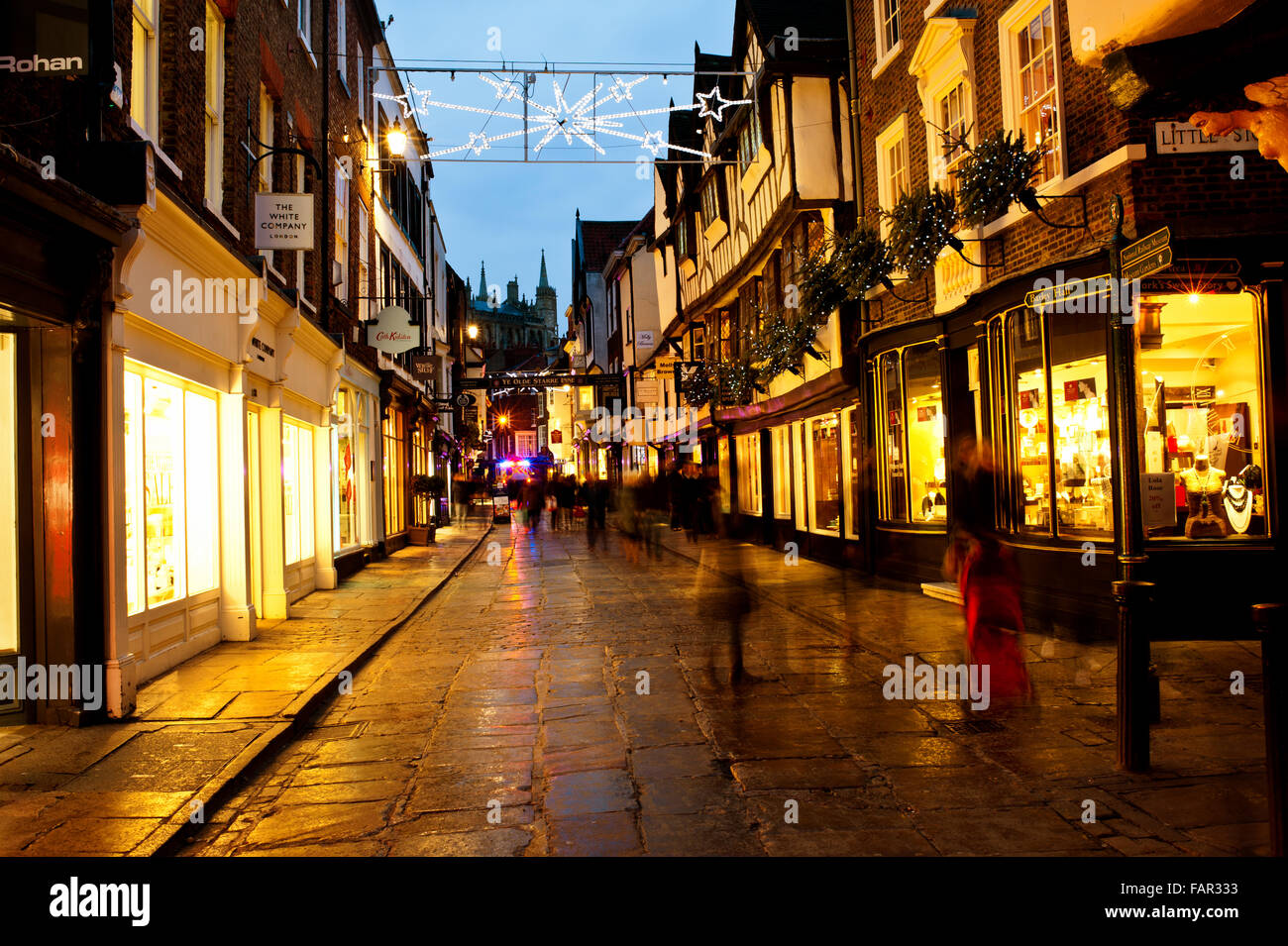 Stonegate york hi-res stock photography and images - Alamy