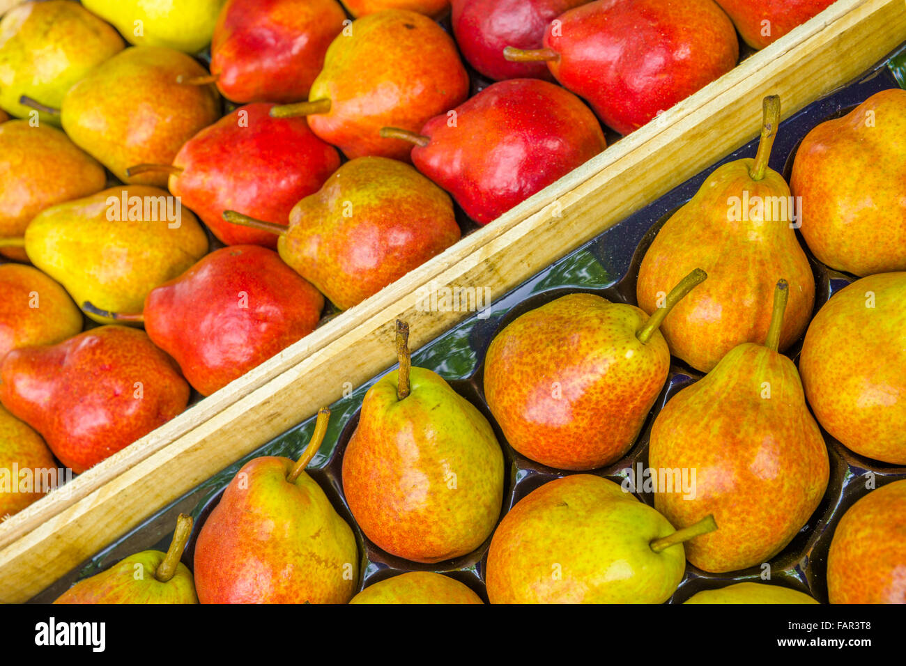Pears in outdoor public market, Provence, France Stock Photo - Alamy