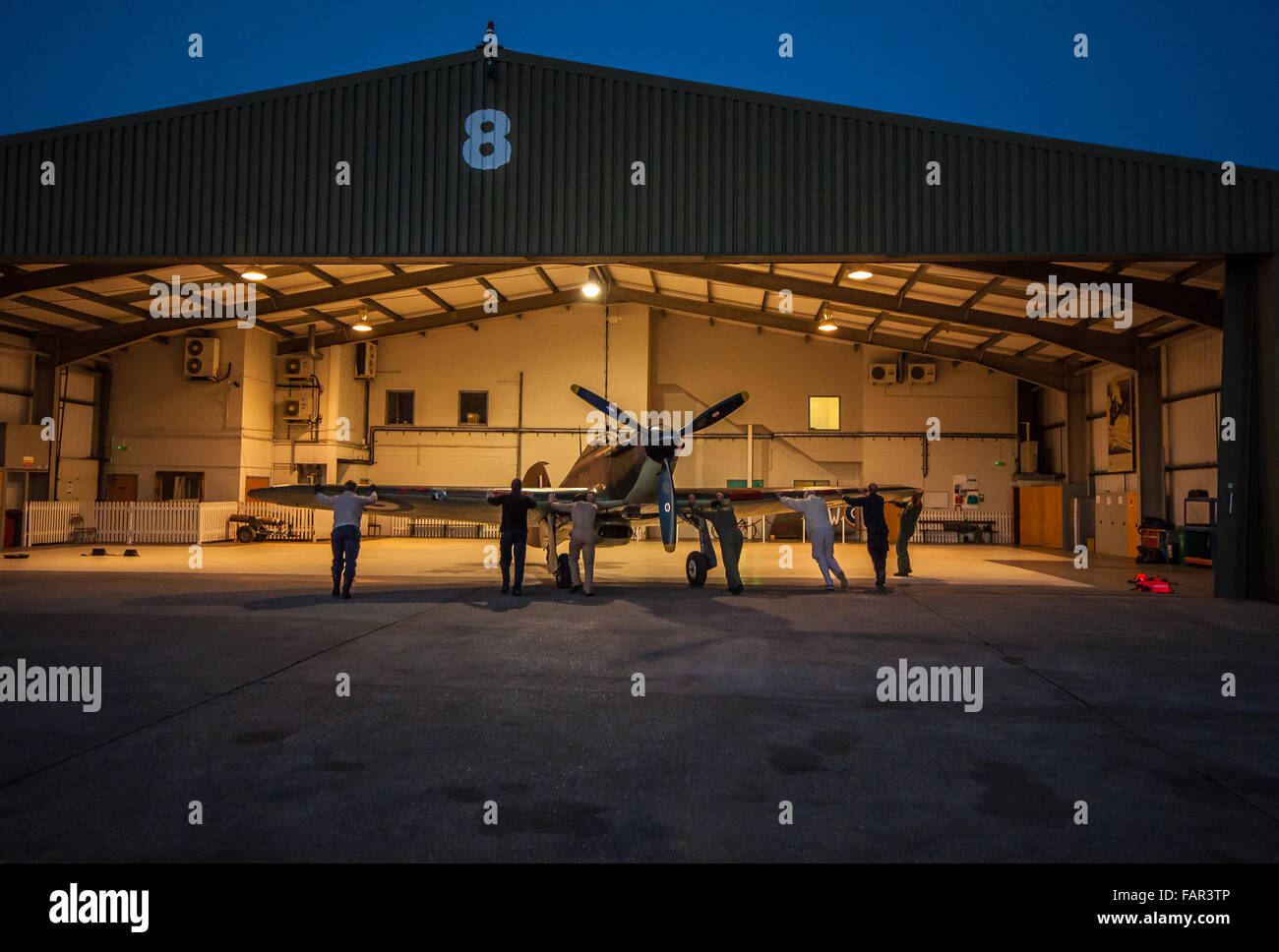 Ww2 aircraft hangar hi-res stock photography and images - Alamy