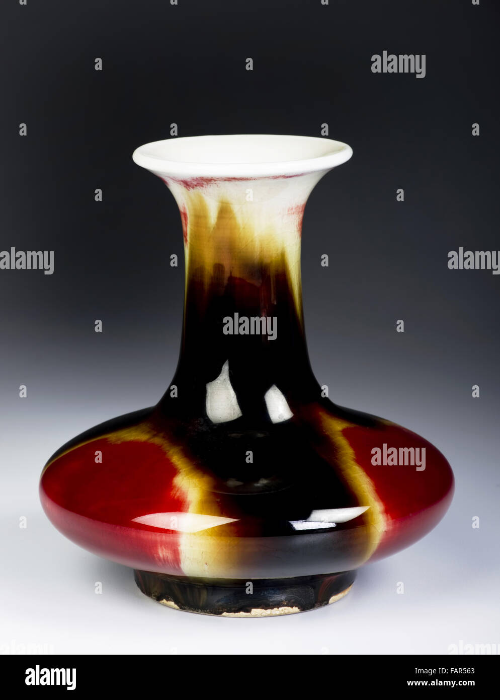 Most expensive chinese vase hi-res stock photography and images - Alamy