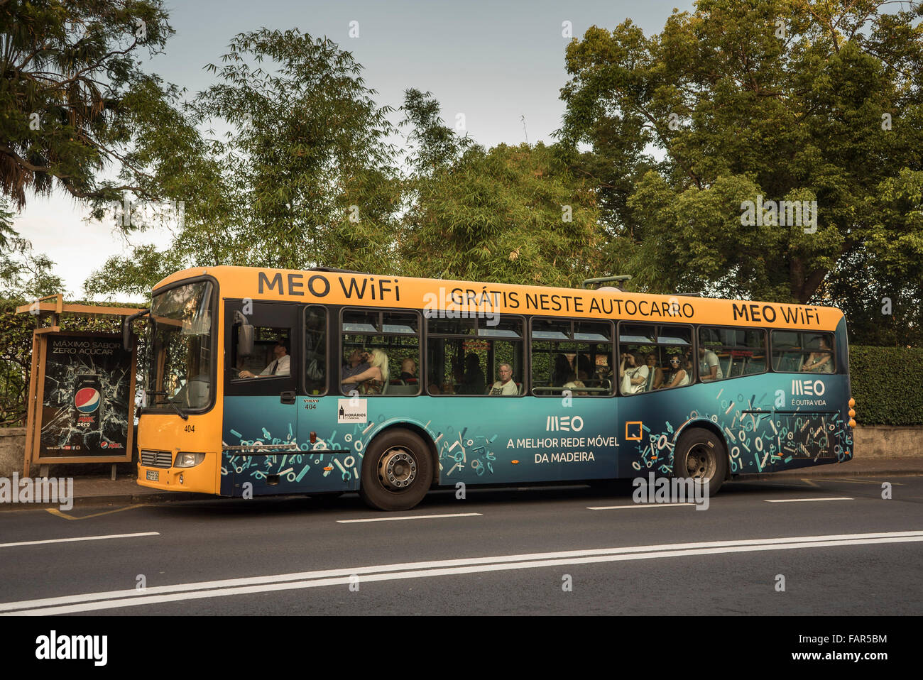 Bus wifi hi-res stock photography and images - Alamy